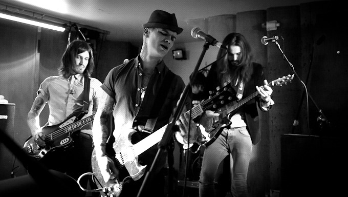 KitMonsters – Planes on tour. The music makers’ guide to making music.