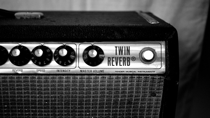 KitMonsters – Fender Twin Reverb Silverface. The music makers’ guide to ...